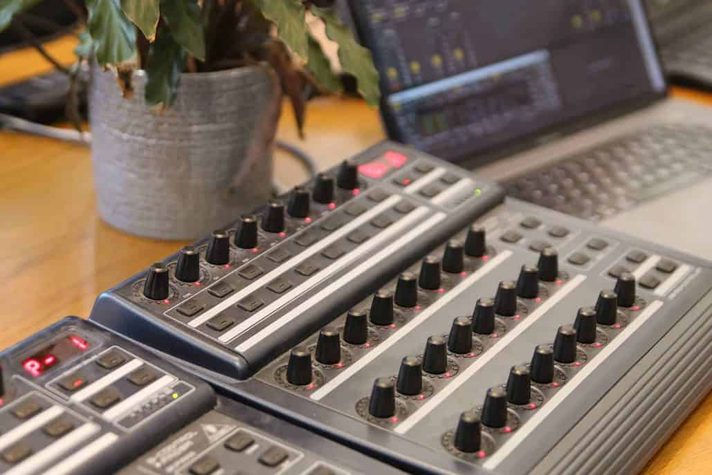 Behringer BCR XL | Ableton Live Control Surface Script | Isotonik Studios